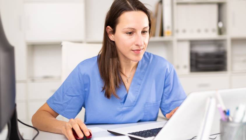 Comment rédiger son mémoire infirmier ? - GMF